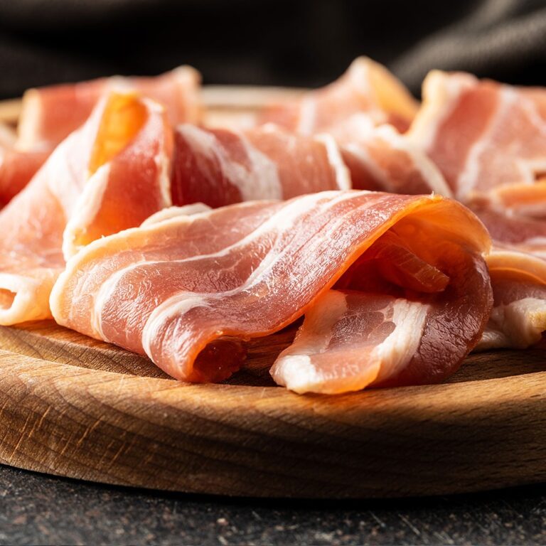 The Best Dry Cured Smoked Streaky Bacon Adding Its Intense Flavour To ...